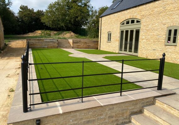 Estate Fencing – Elegant, Durable & Versatile Boundaries